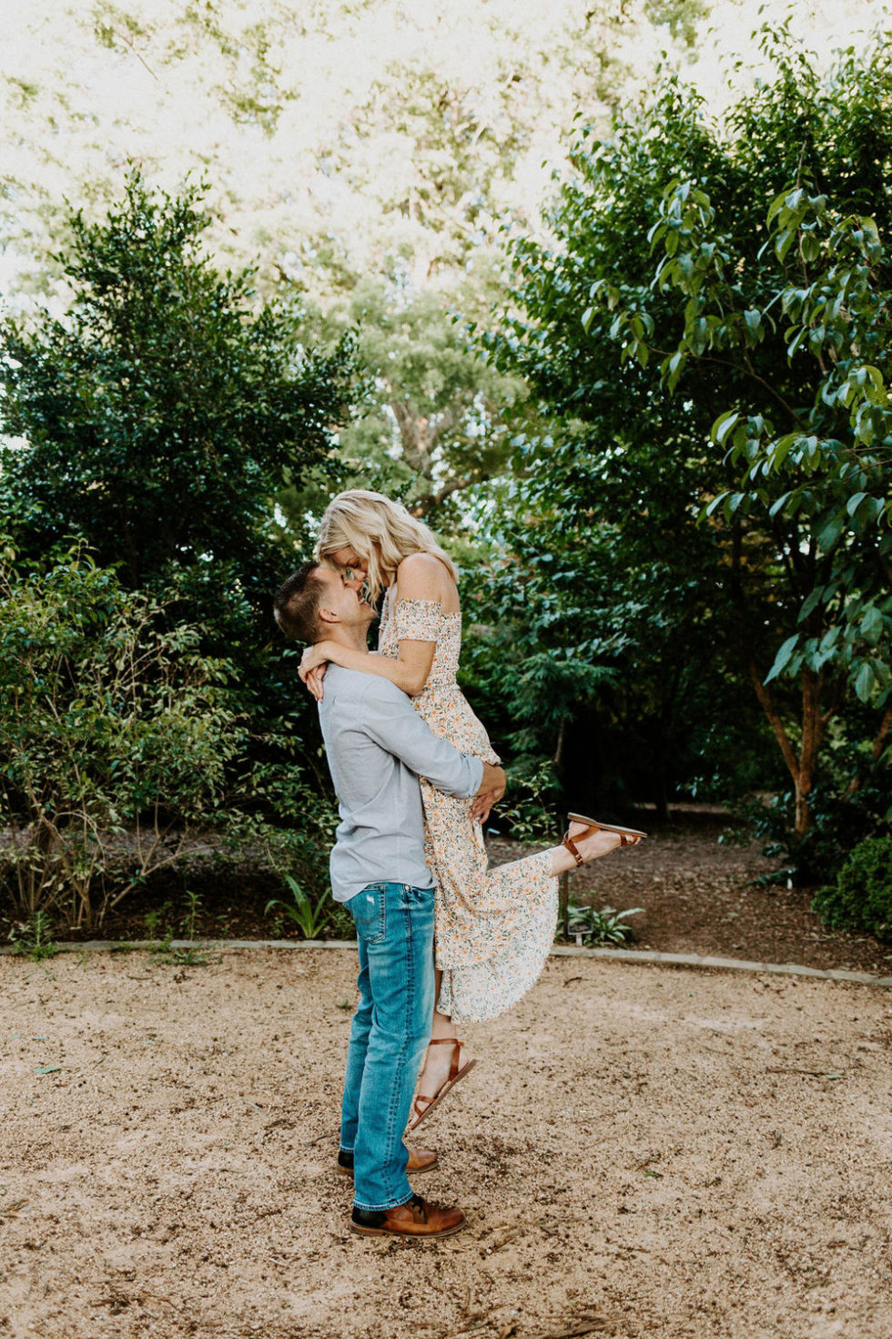 Everything You Need to Know about Your Couples Photo Shoot - Destinie ...